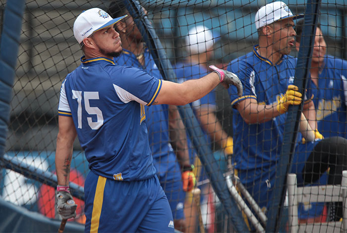 Alberth Martínez, poder tardío pero efectivo - Beisbol Mundial