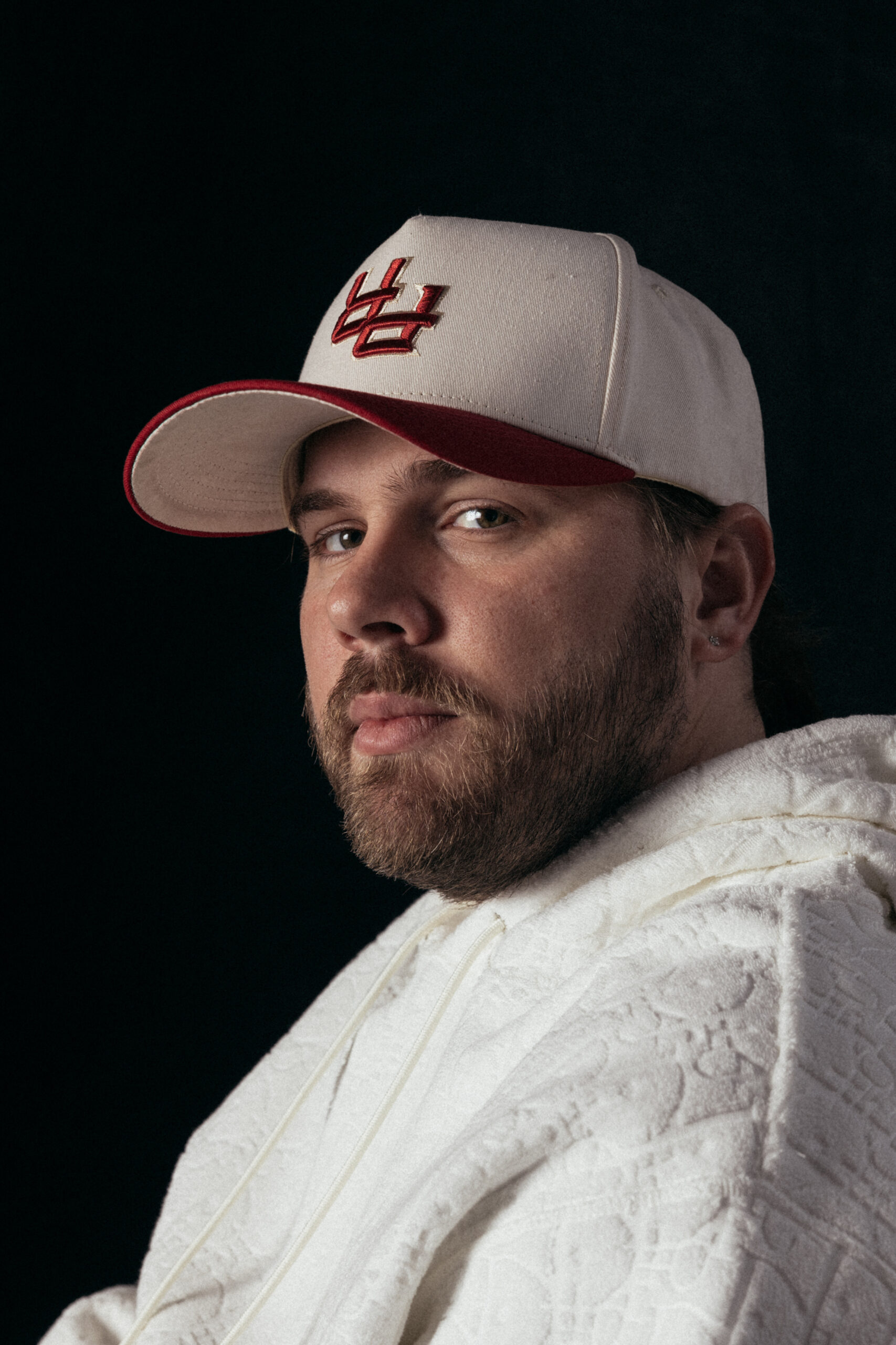 Bad Bunny se asoma al beisbol con Rimas Sports - Beisbol Mundial