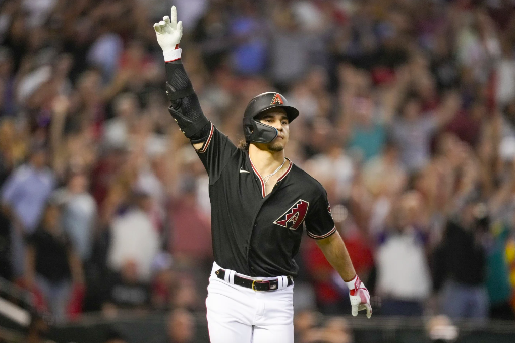 Diamondbacks sorprenden a Phillies e igualan SCLN - Beisbol Mundial
